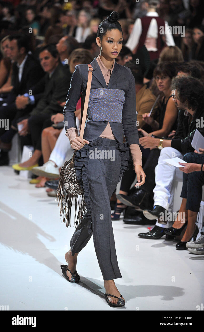 Chanel fashion show spring summer 2010 hi-res stock photography and ...