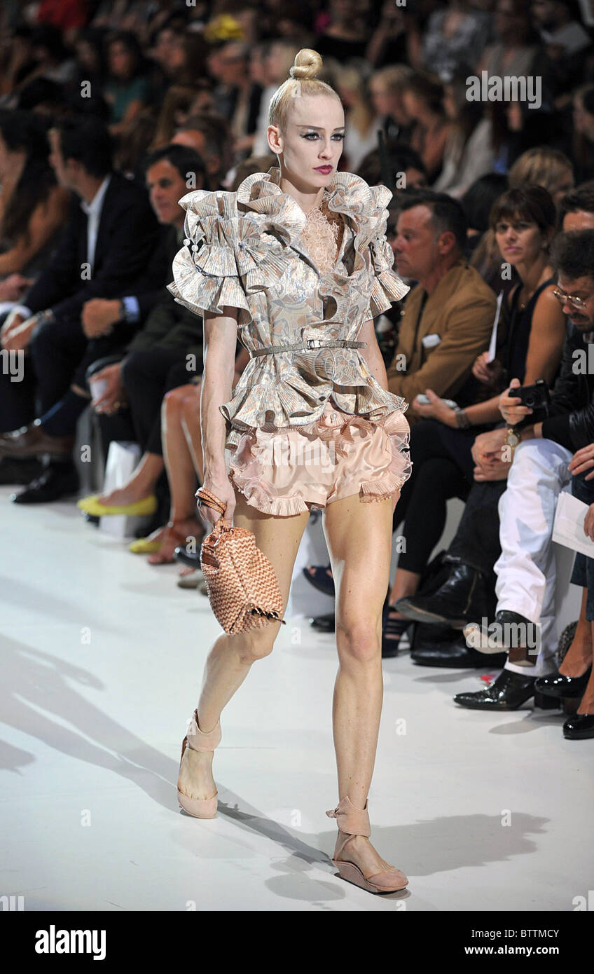 Marc Jacobs Spring/Summer 2010 Fashion Show Stock Photo - Alamy