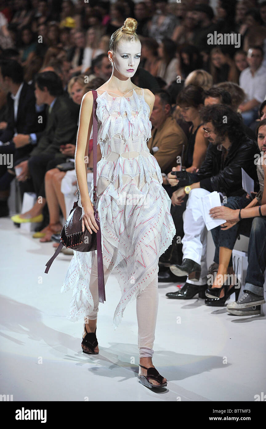 Marc Jacobs Spring/Summer 2010 Fashion Show Stock Photo - Alamy