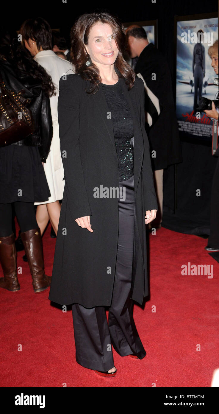 AMELIA World Premiere Stock Photo - Alamy