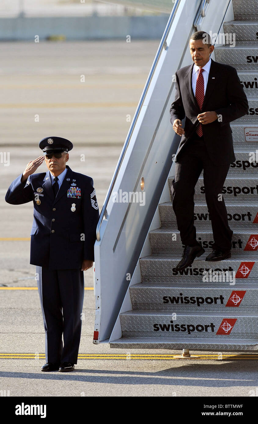 US President Barack Obama Arrives to Visit the Joint Terrorism Task ...