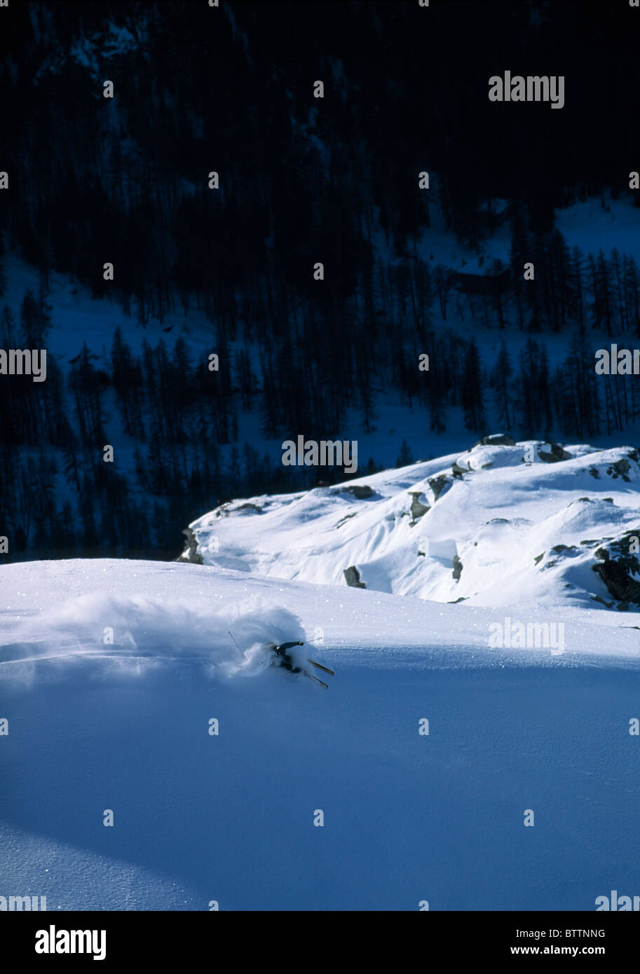 Skier in the ski resort les arcs hi-res stock photography and images ...