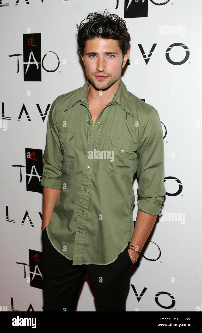 Matt willis party hi-res stock photography and images - Alamy
