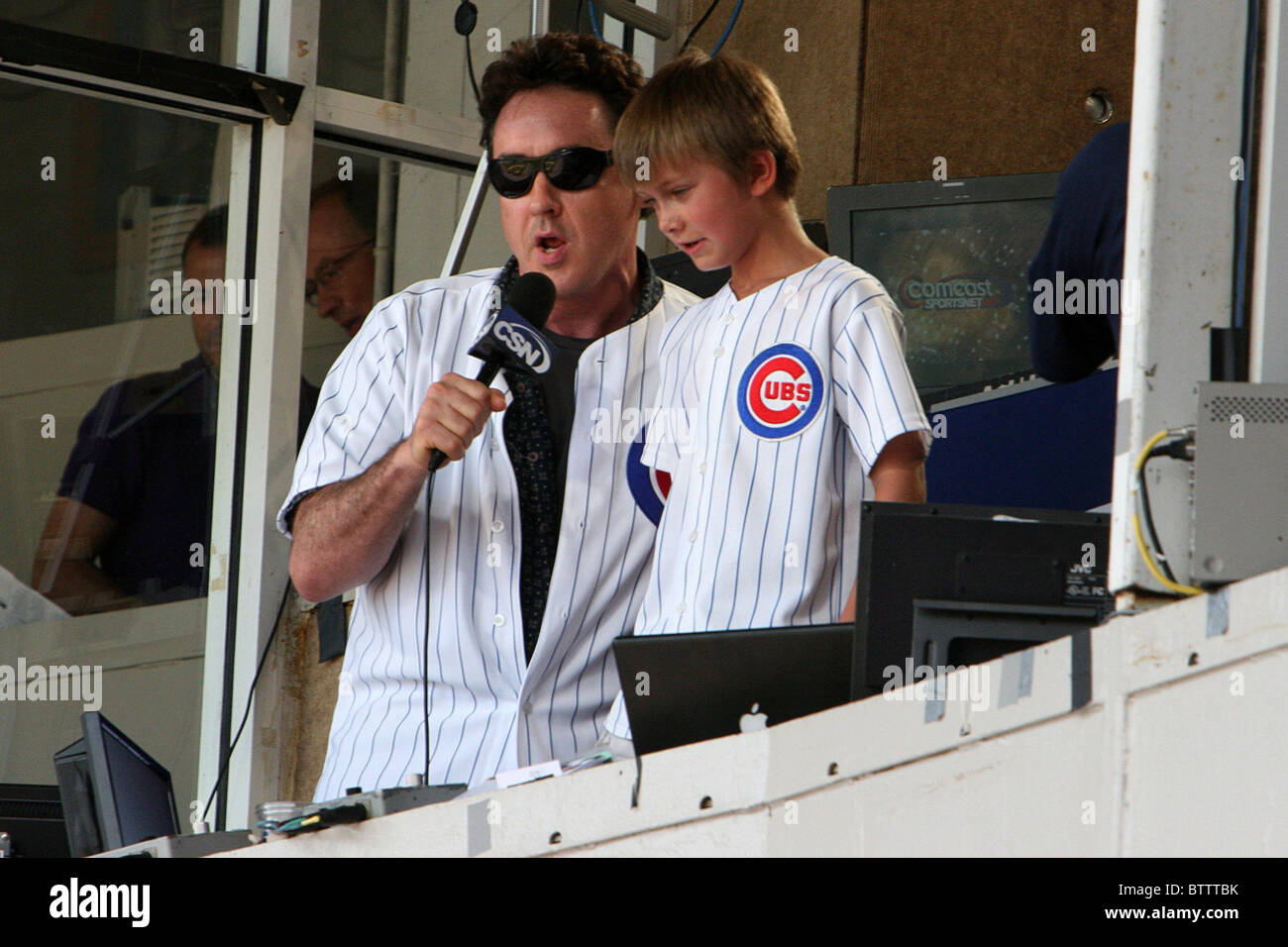 John Cusack Sings During 7th Inning Stretch at Chicago Cubs Baseball ...