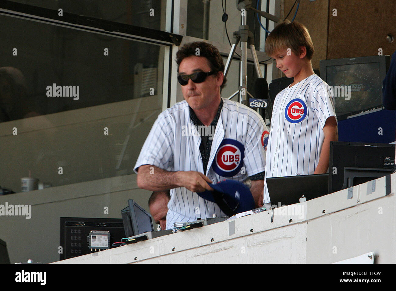 John Cusack Sings During 7th Inning Stretch at Chicago Cubs Baseball ...