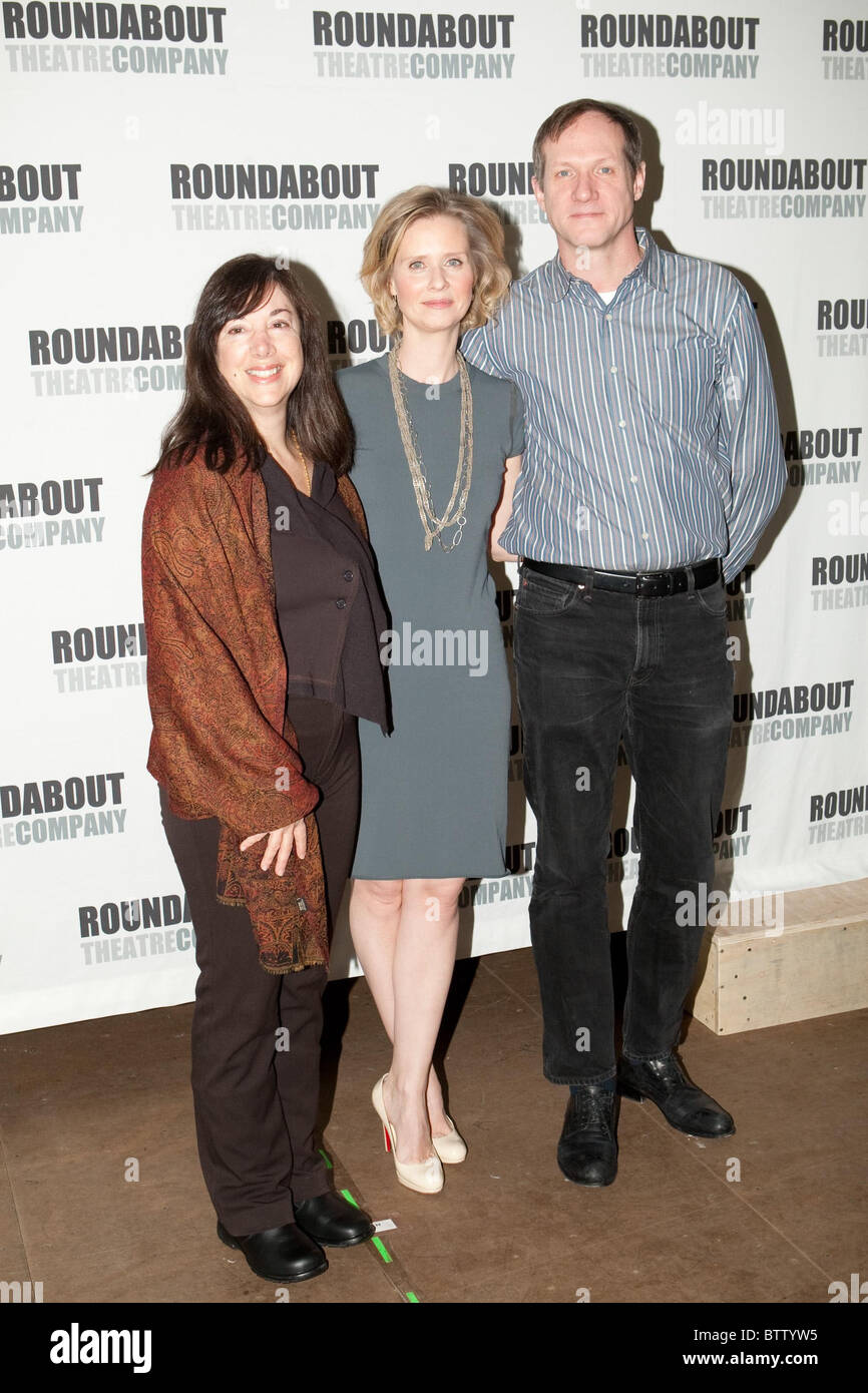 Lisa loomer hi-res stock photography and images - Alamy