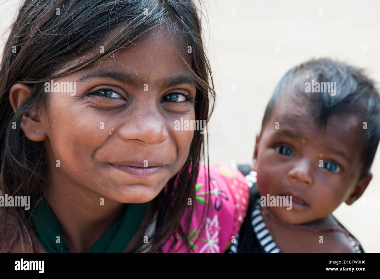 Homeless kids hi-res stock photography and images - Alamy