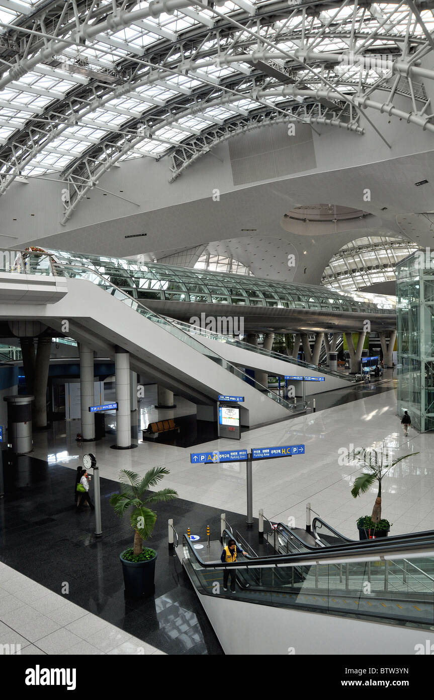 Incheon international airport interior south hi-res stock photography ...