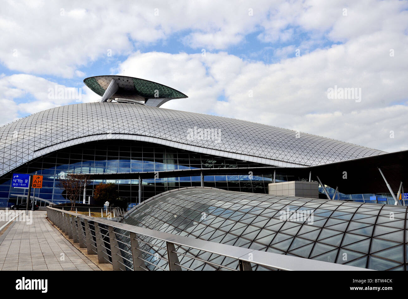 Icn incheon international airport arex hi-res stock photography and ...