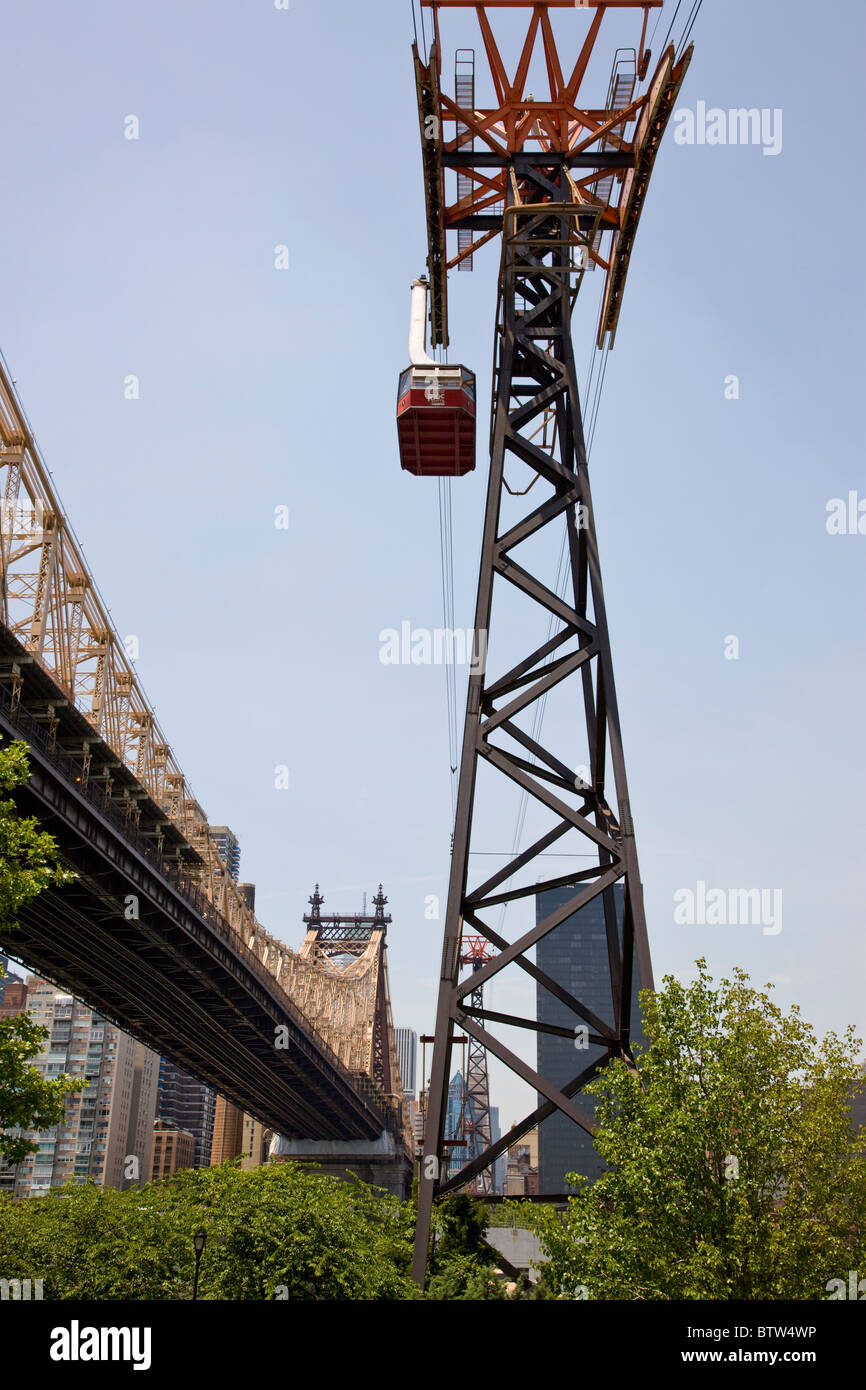Roosevelt Island Aerial Tramway Stock Photo - Alamy