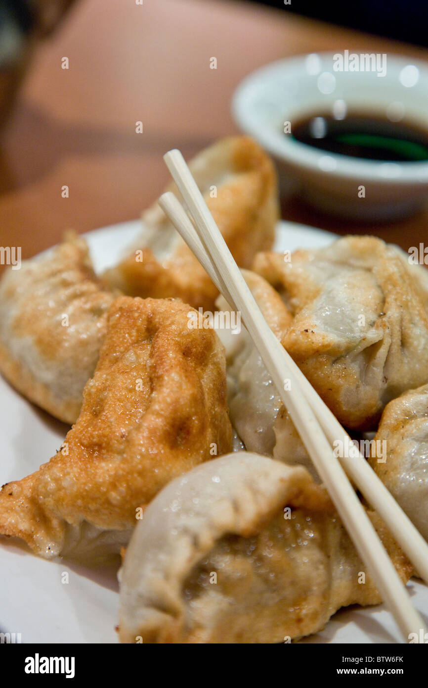 Dim Sum dumplings at Joe's Shanghai restaurant in Chinatown Stock Photo ...