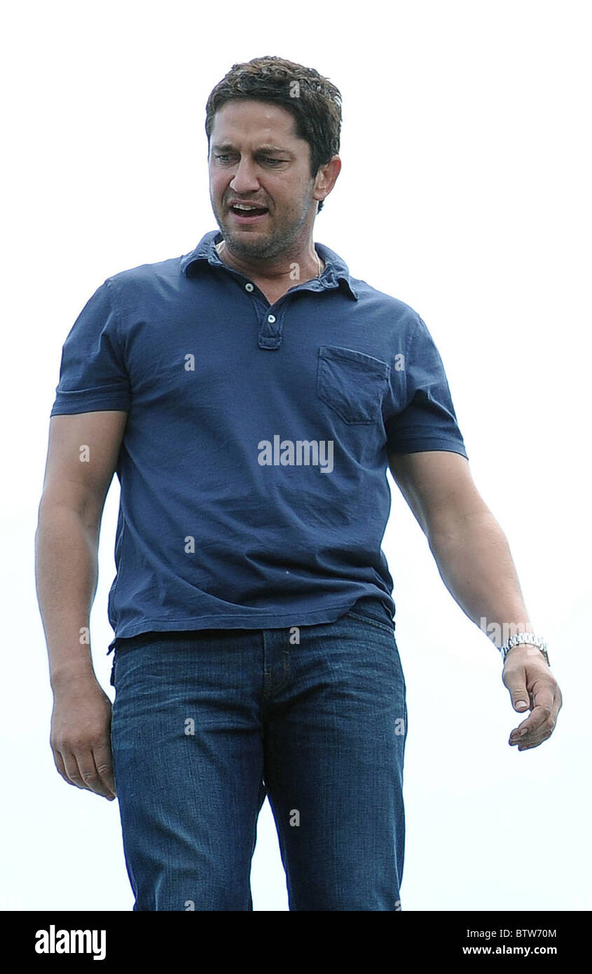 Gerard Butler on Film Shoot for BOUNTY in New York City Stock Photo - Alamy