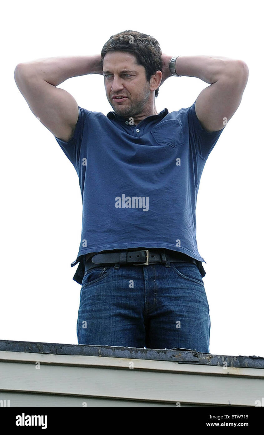 Gerard Butler on Film Shoot for BOUNTY in New York City Stock Photo - Alamy