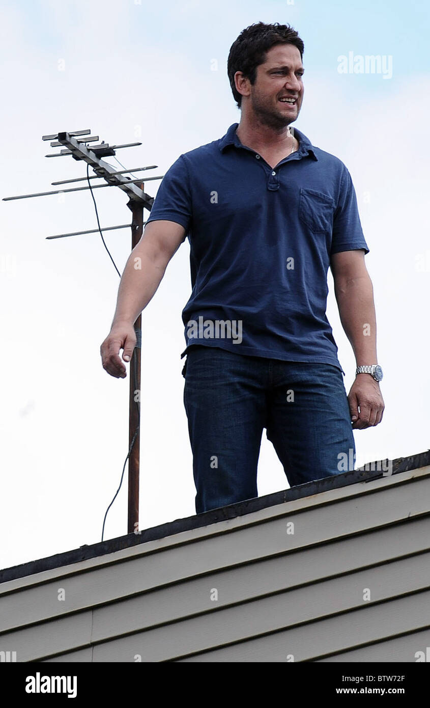 Gerard Butler on Film Shoot for BOUNTY in New York City Stock Photo - Alamy