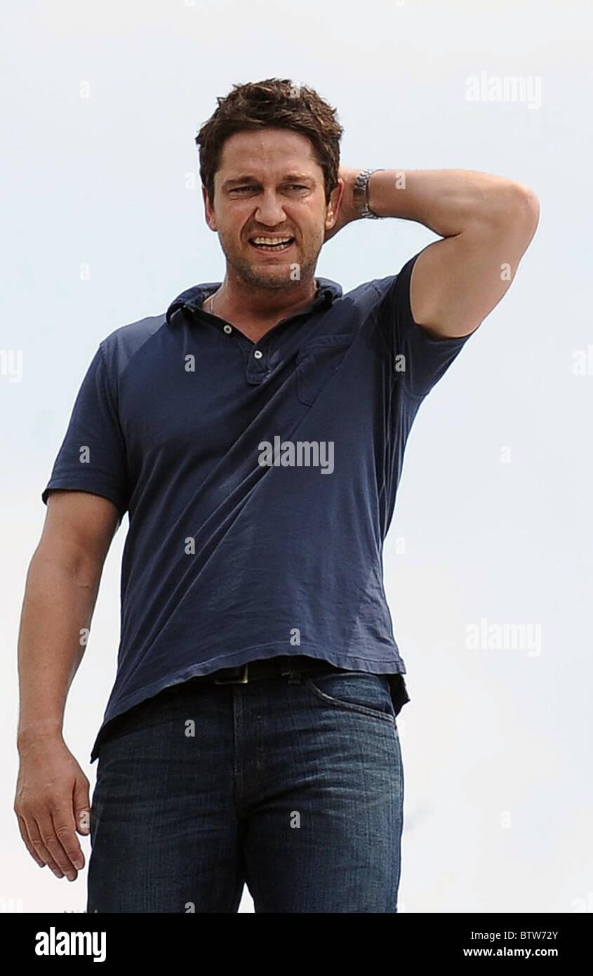 Gerard Butler on Film Shoot for BOUNTY in New York City Stock Photo - Alamy