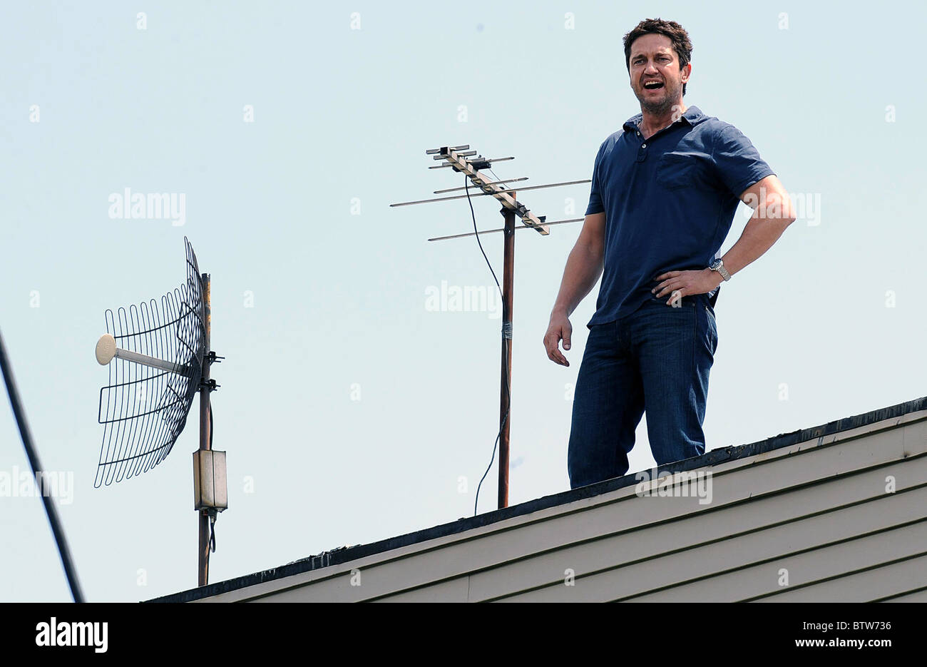 Gerard Butler on Film Shoot for BOUNTY in New York City Stock Photo - Alamy