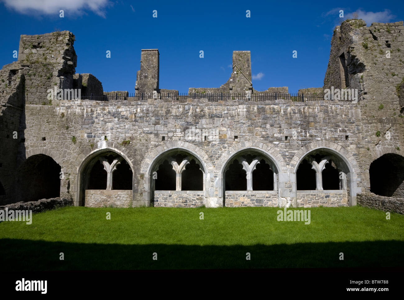 Cloister ireland hi-res stock photography and images - Alamy