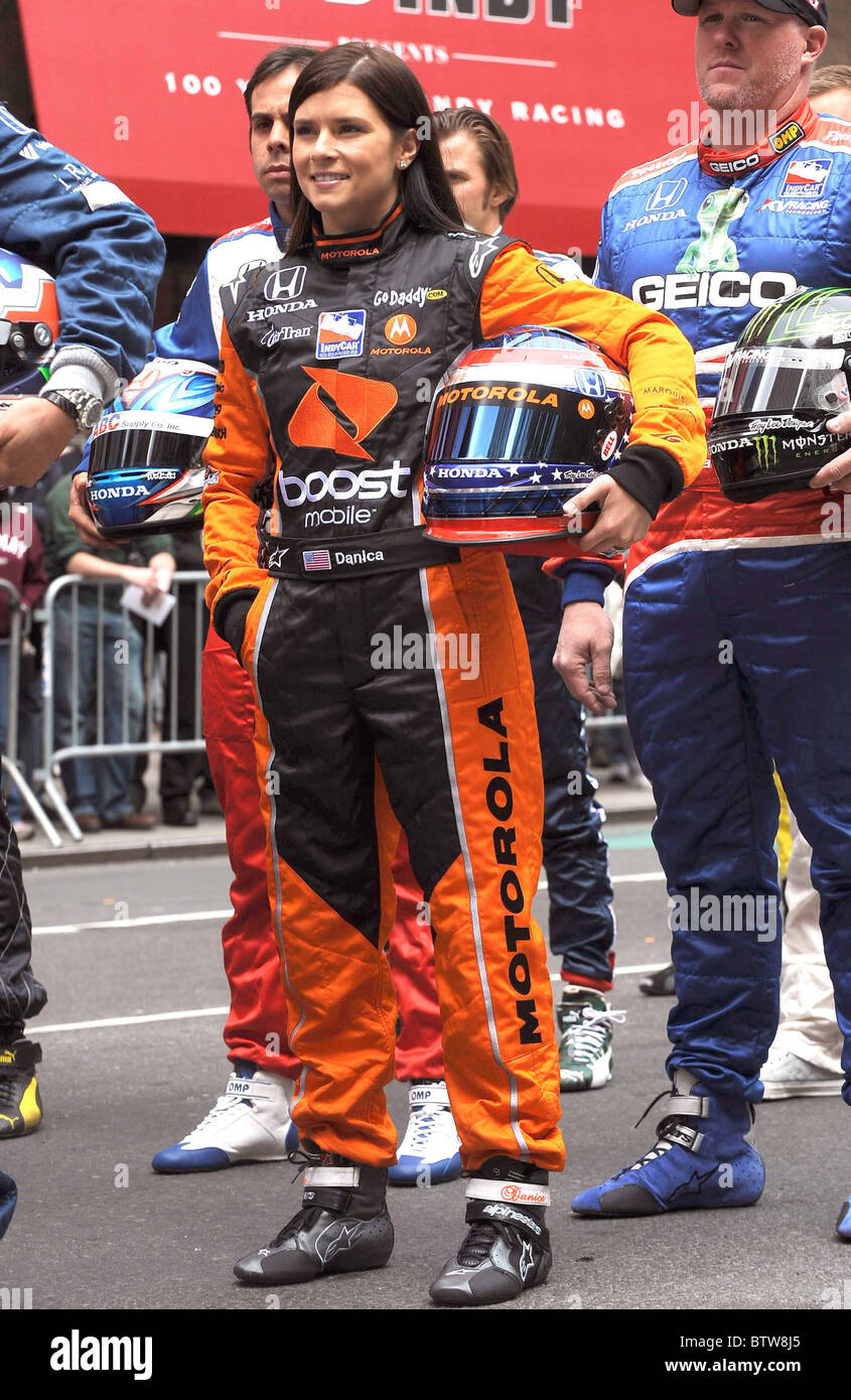 The 2009 Indianapolis 500 Race Car Drivers Line-Up Stock Photo - Alamy