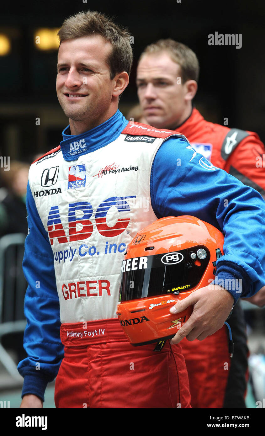 The 2009 Indianapolis 500 Race Car Drivers Line-Up Stock Photo - Alamy
