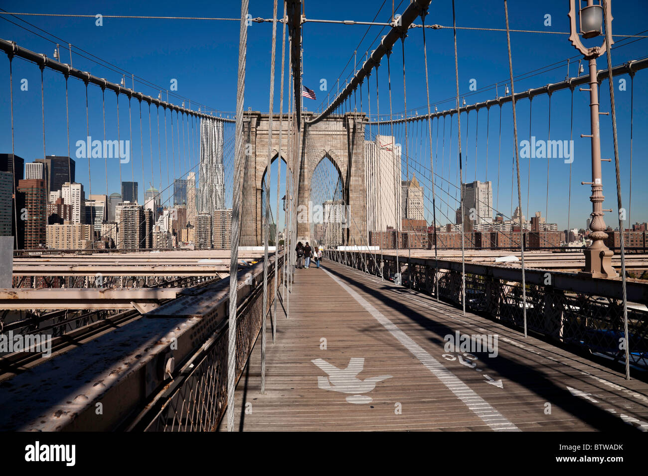 Brooklyn bridge way of the cross hi-res stock photography and images ...