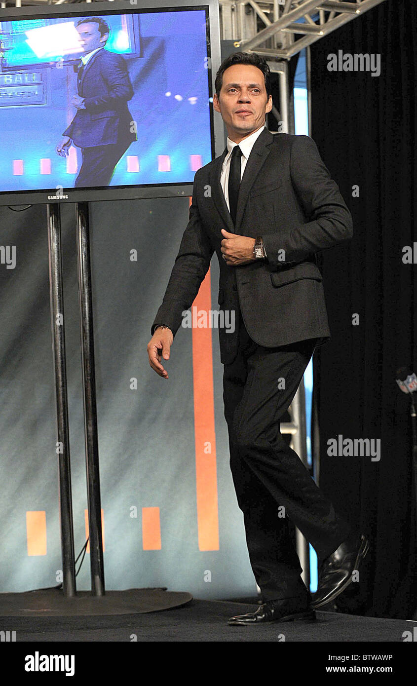 ESPN Deportes and Miami Dolphins NFL Press Conference Stock Photo - Alamy