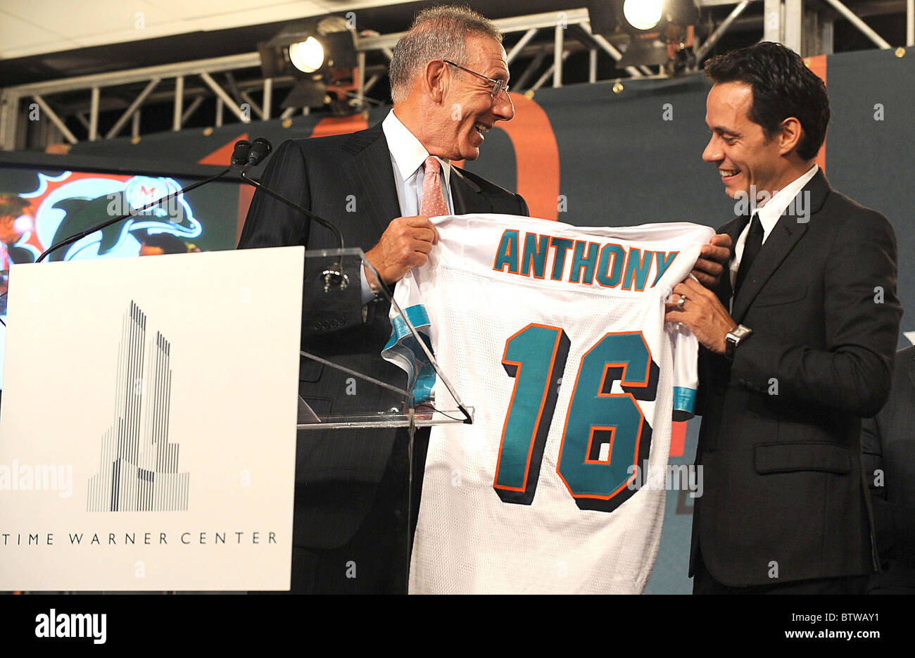 ESPN Deportes and Miami Dolphins NFL Press Conference Stock Photo - Alamy