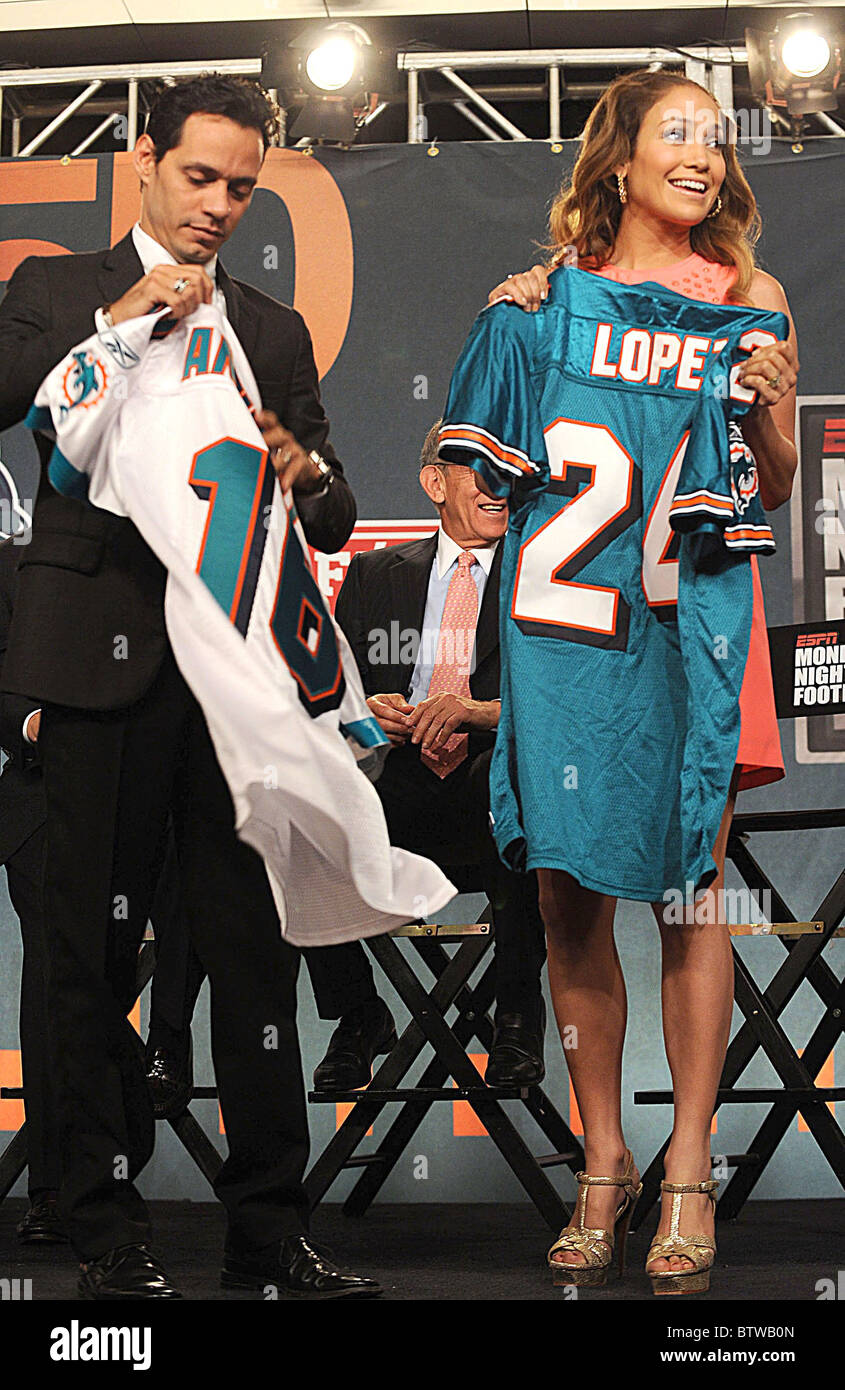 ESPN Deportes and Miami Dolphins NFL Press Conference Stock Photo - Alamy