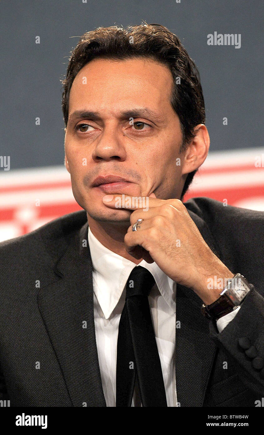 ESPN Deportes and Miami Dolphins NFL Press Conference Stock Photo - Alamy