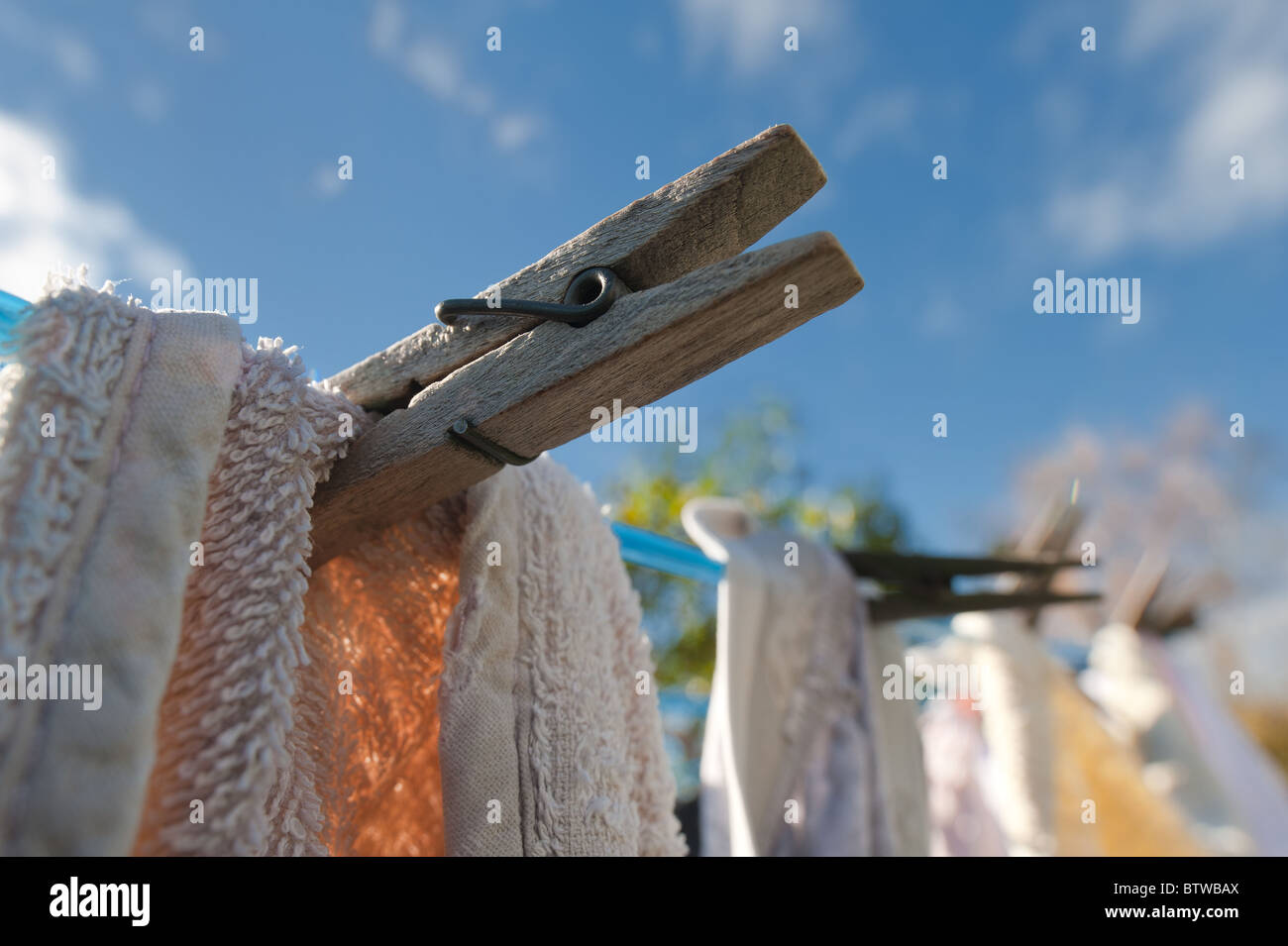 Laundry hanging from washing lines hi-res stock photography and images ...