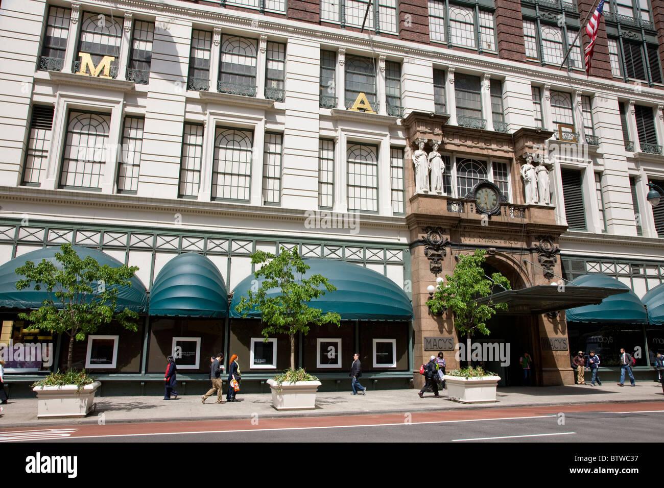 Rowland hussey macy hi-res stock photography and images - Alamy