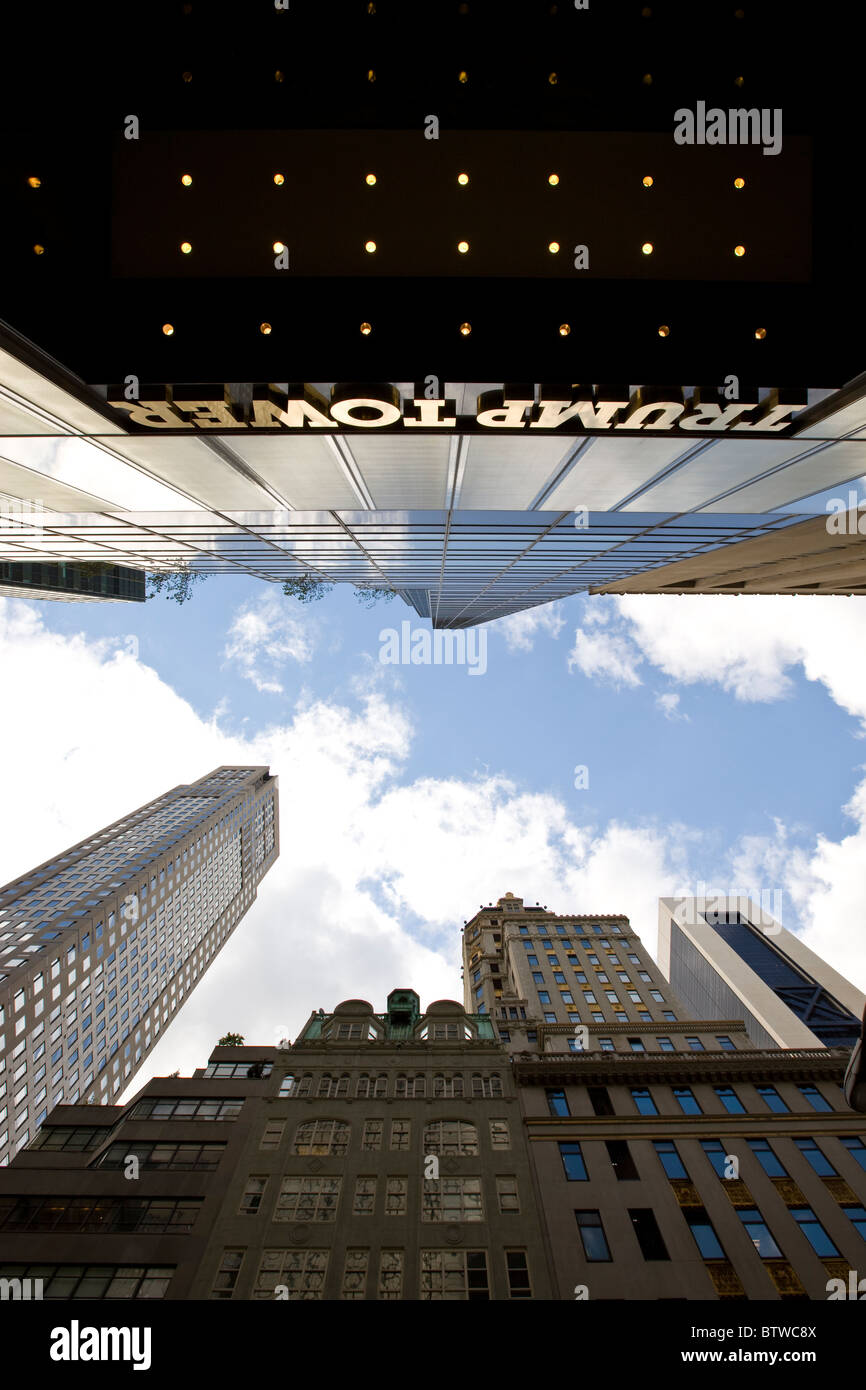 Trump tower new york outside design hi-res stock photography and images ...