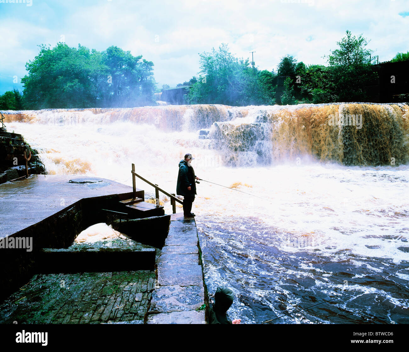 Salmon Fishing, Ballisodare River, Co Sligo, Ireland Stock Photo - Alamy