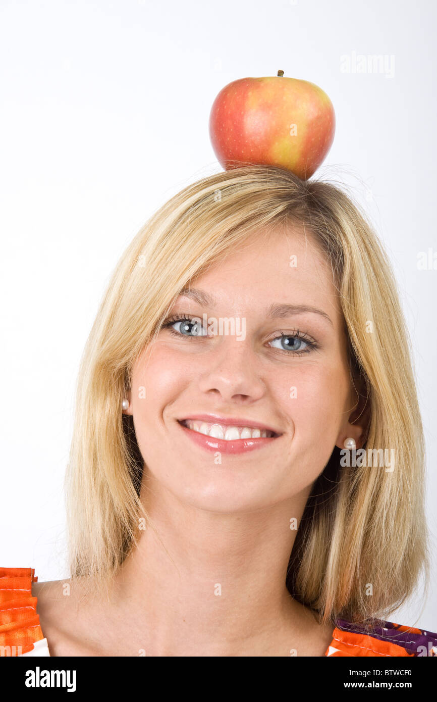 Wilhelm tell apple hi-res stock photography and images - Alamy