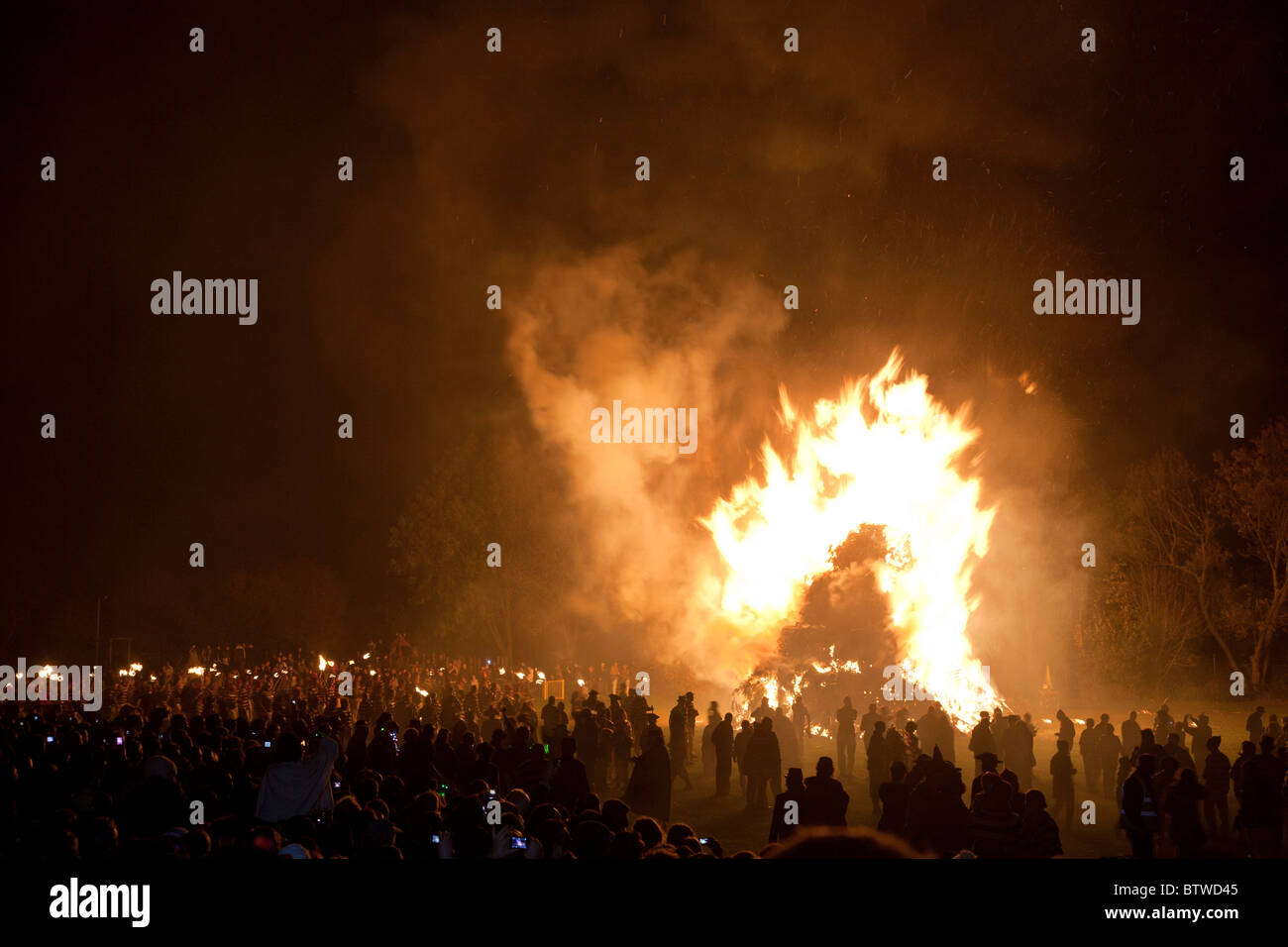 Lewes bonfire hi-res stock photography and images - Alamy