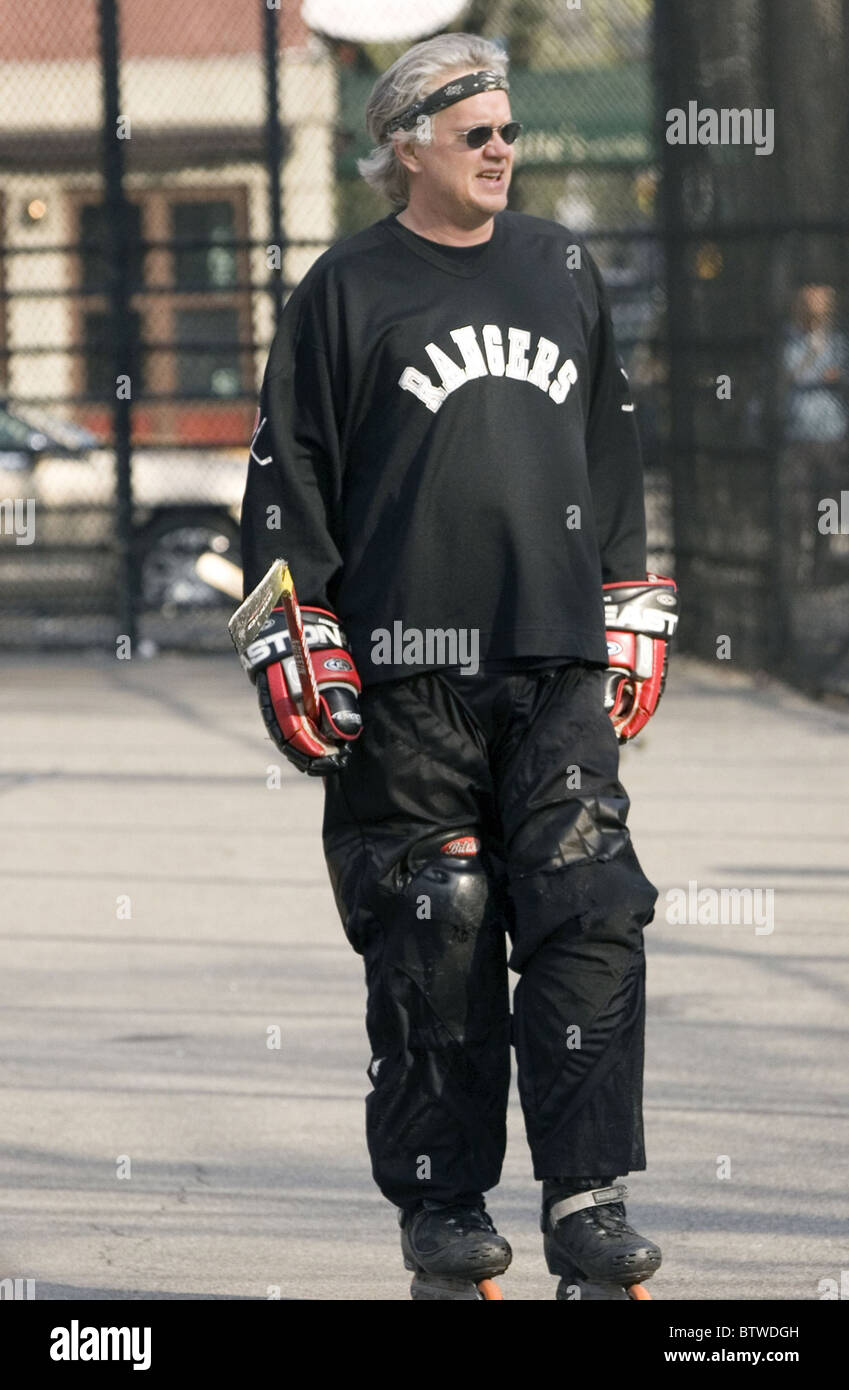 Tim Robbins Plays Hockey in New York City's West Village Neighborhood ...