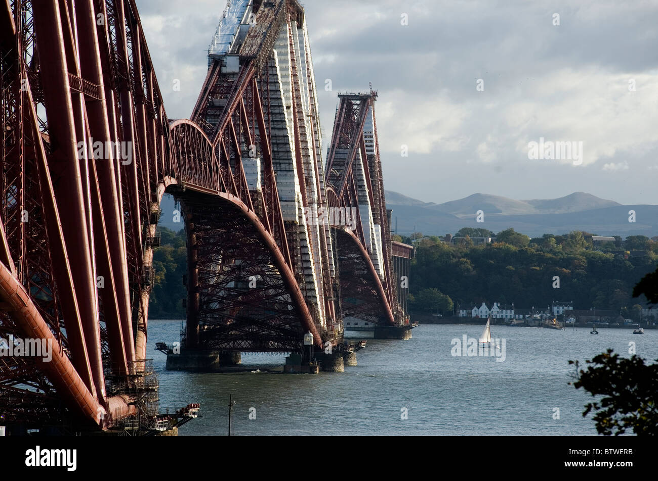 The Forth Rail Bridge opened in 1890 crosses the Firth of Forth between ...