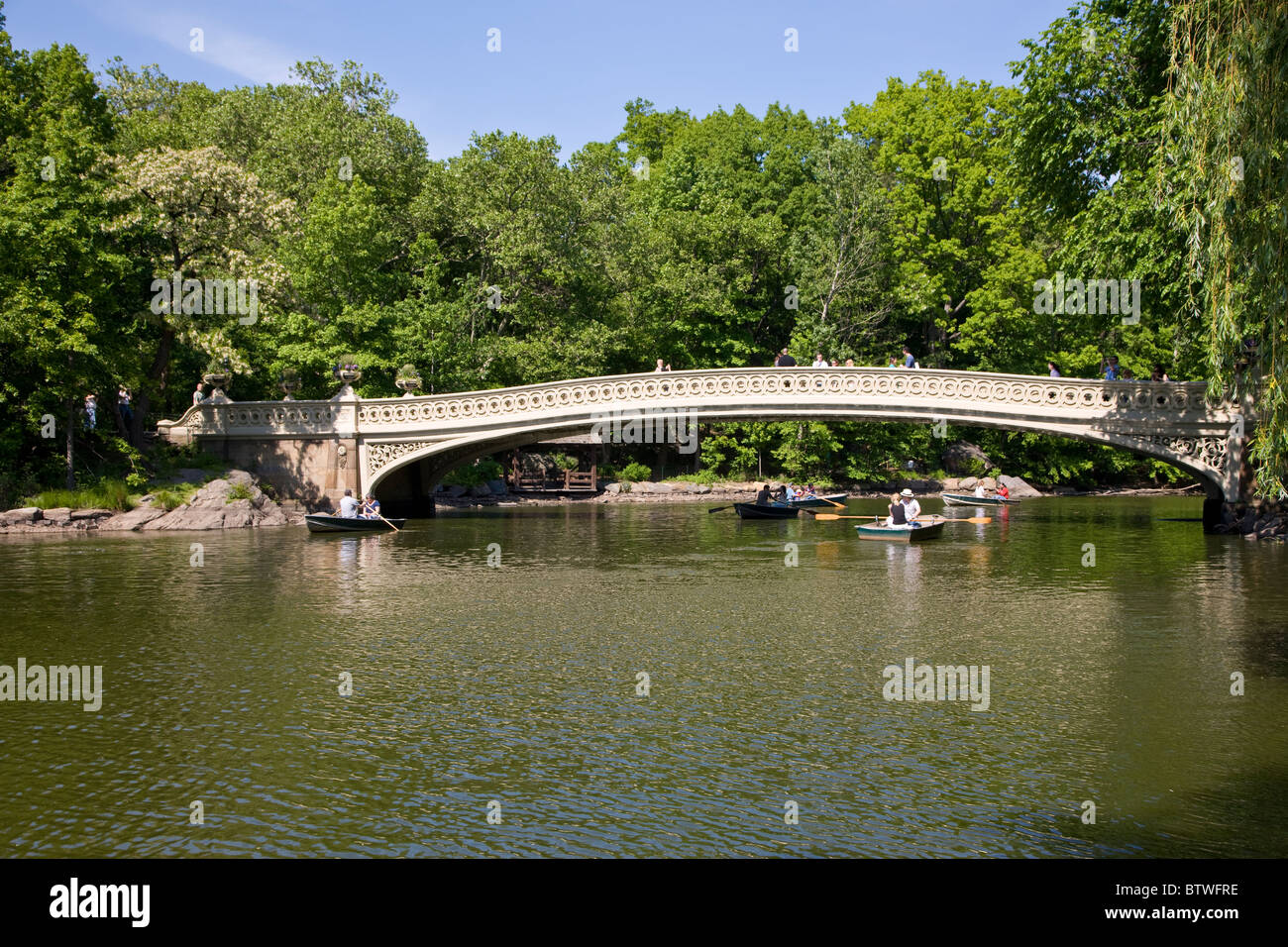 Gothic bridge central park hi-res stock photography and images - Alamy
