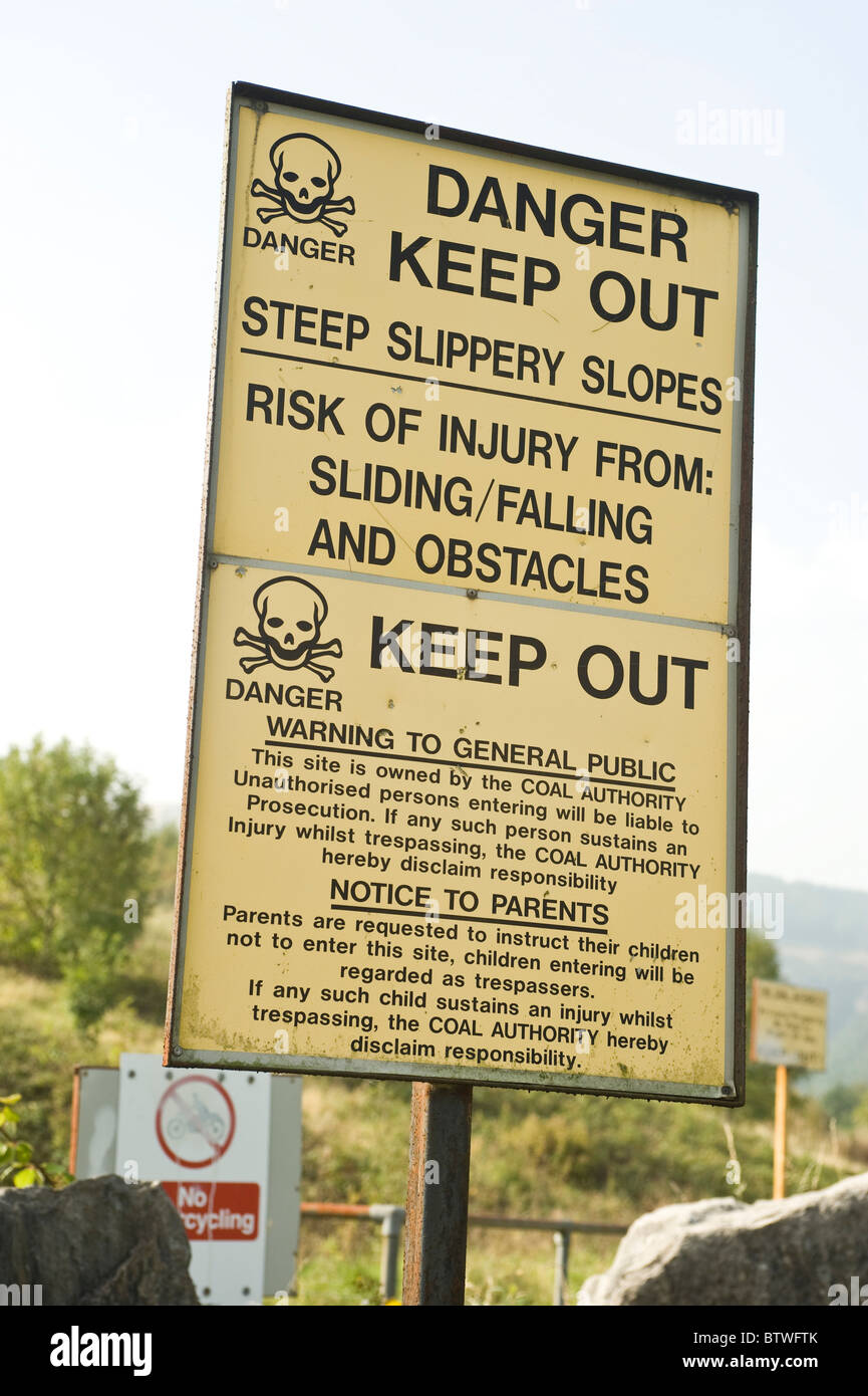 Abandoned colliery hi-res stock photography and images - Alamy