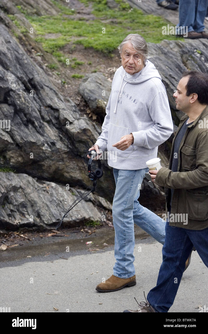 Cast of TWELVE On Location in Central Park Stock Photo - Alamy