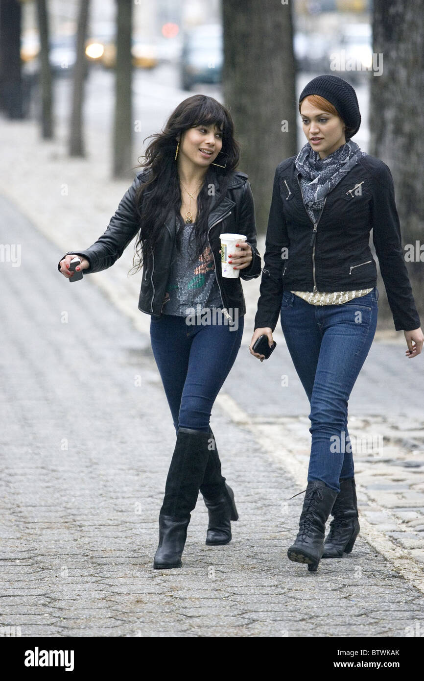 Cast of TWELVE On Location in Central Park Stock Photo - Alamy