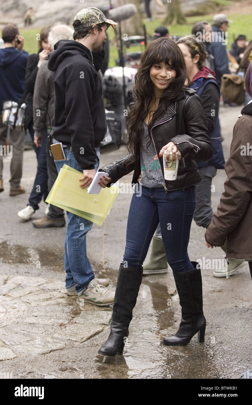 Cast of TWELVE On Location in Central Park Stock Photo - Alamy