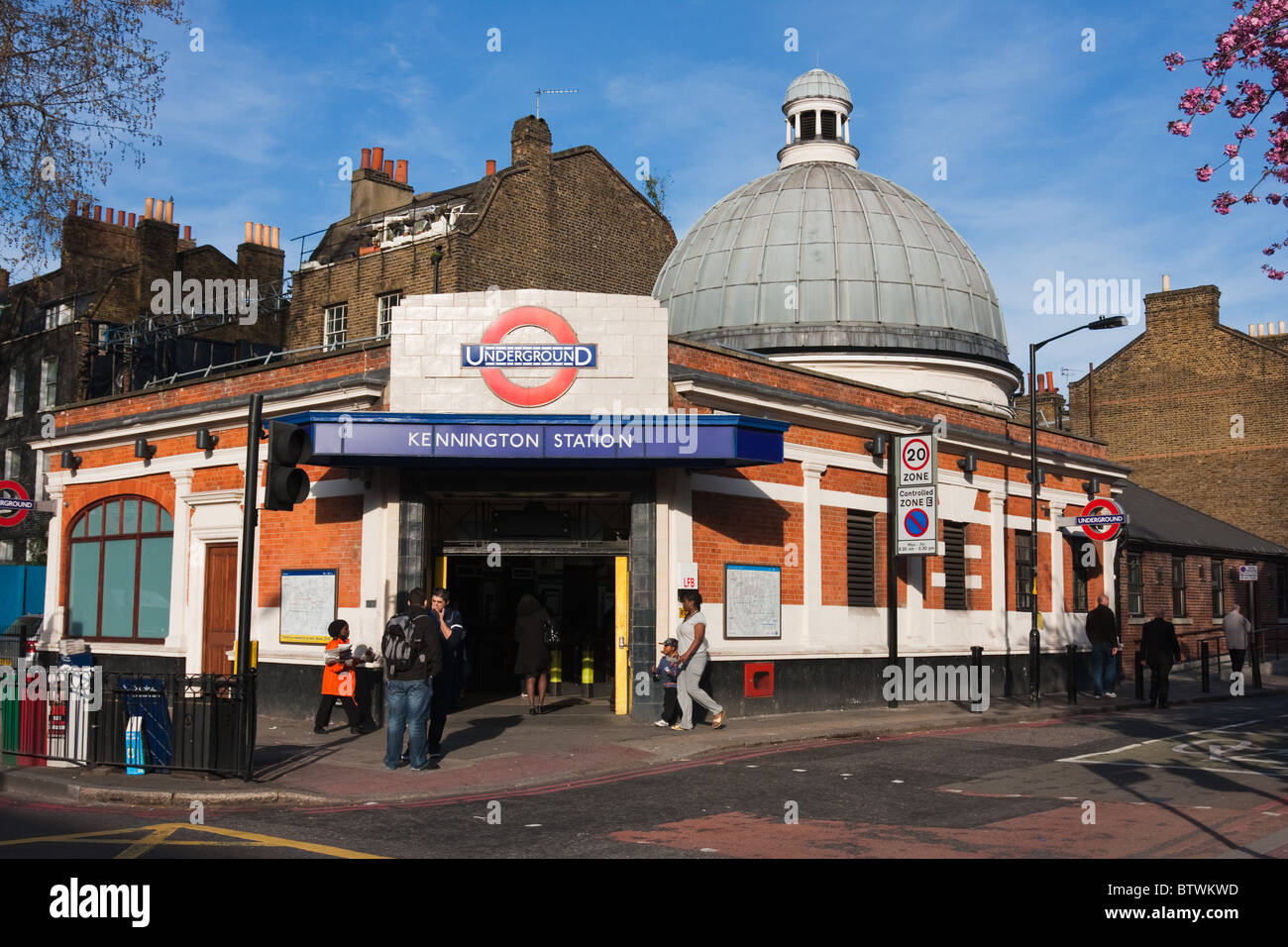 Kennington underground station hi-res stock photography and images - Alamy