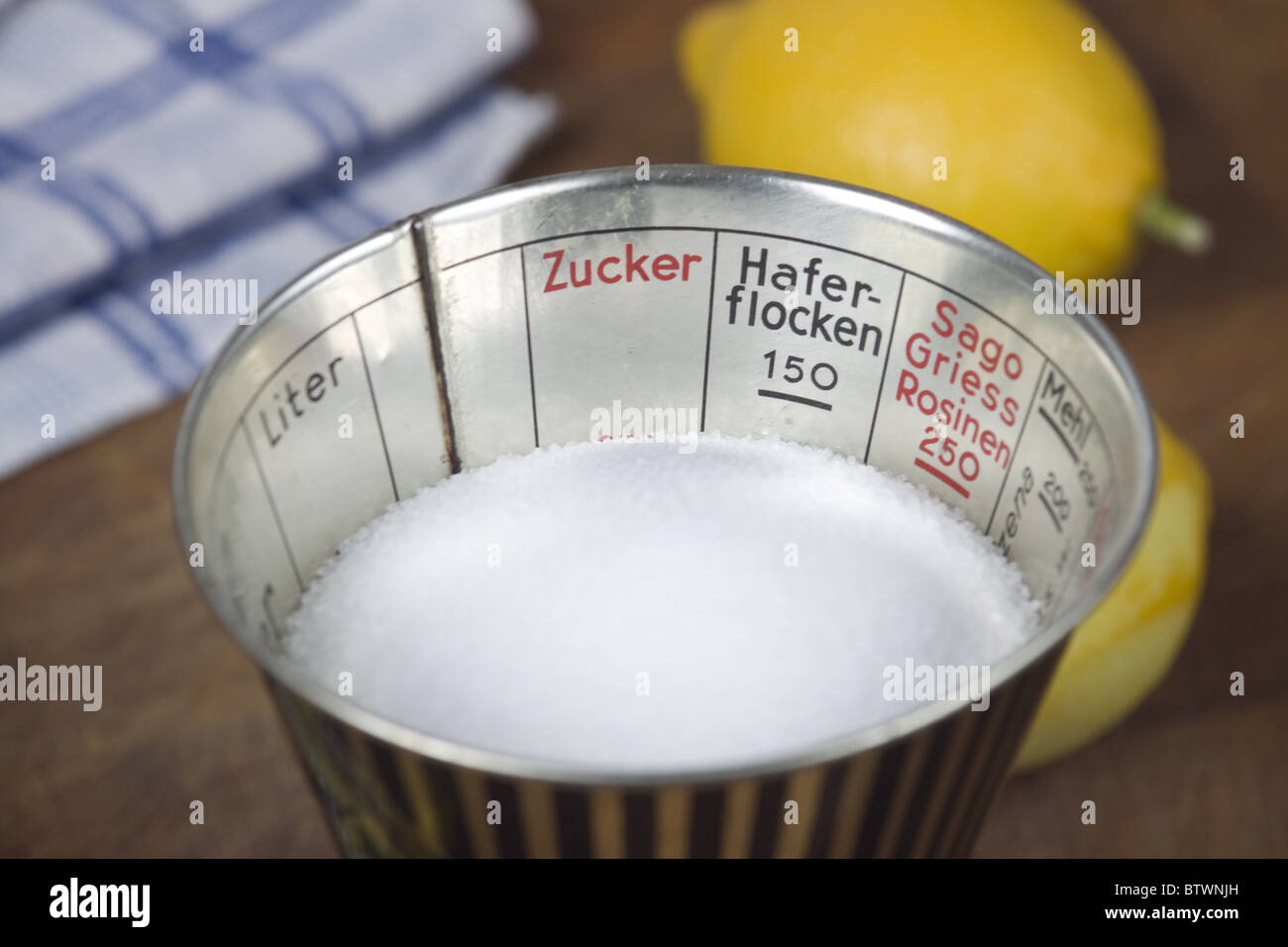 Messbecher hi-res stock photography and images - Alamy
