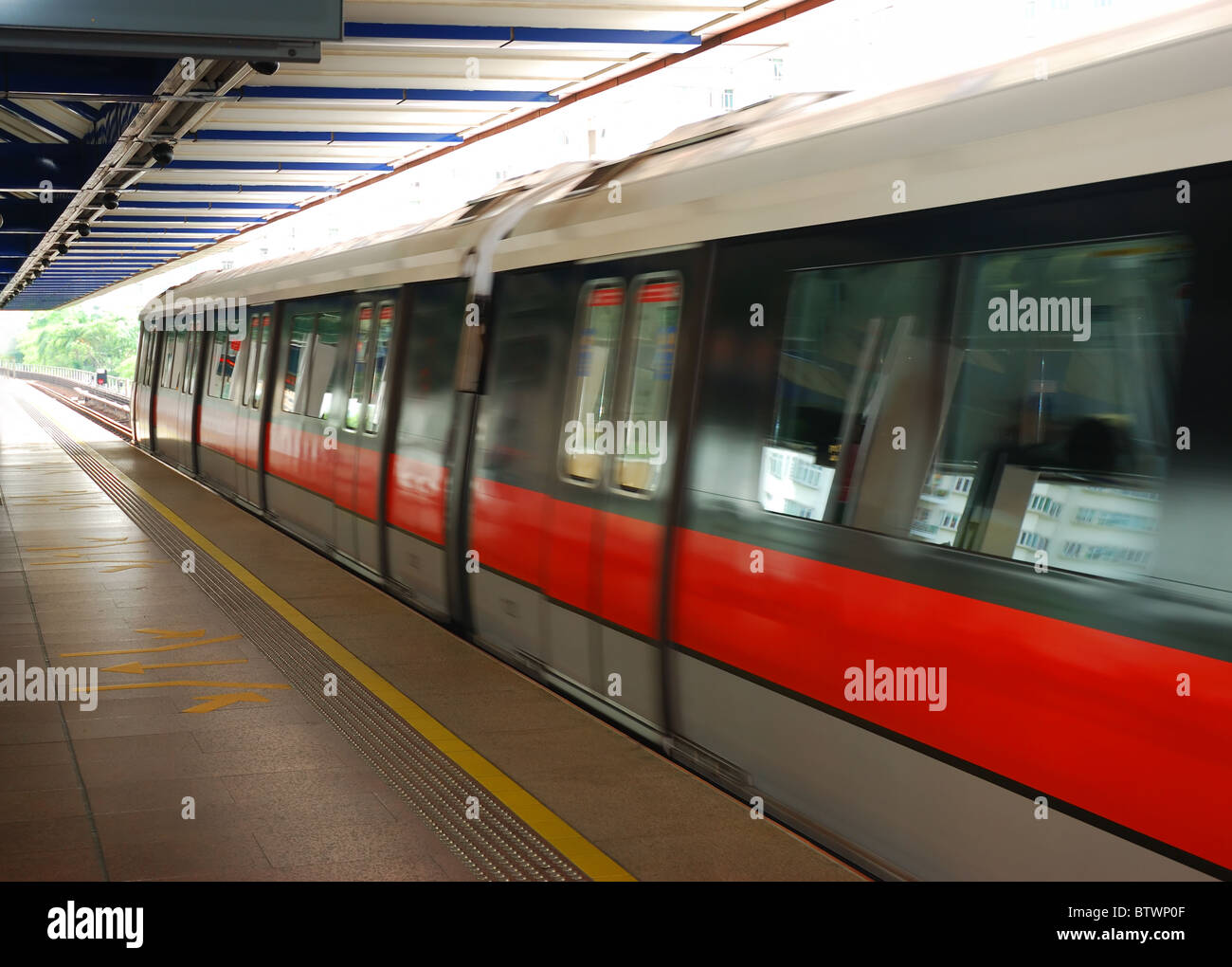 Mrt track hi-res stock photography and images - Alamy