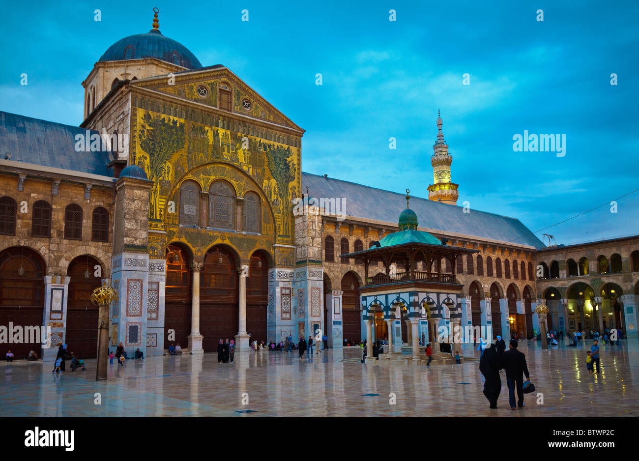 The great Umayad Mosqued Damascus, Syria at night Stock Photo - Alamy