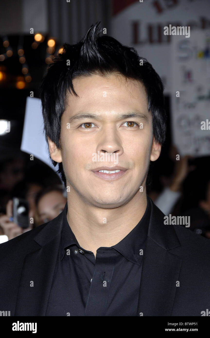 Chaske spencer twilight saga hi-res stock photography and images - Alamy