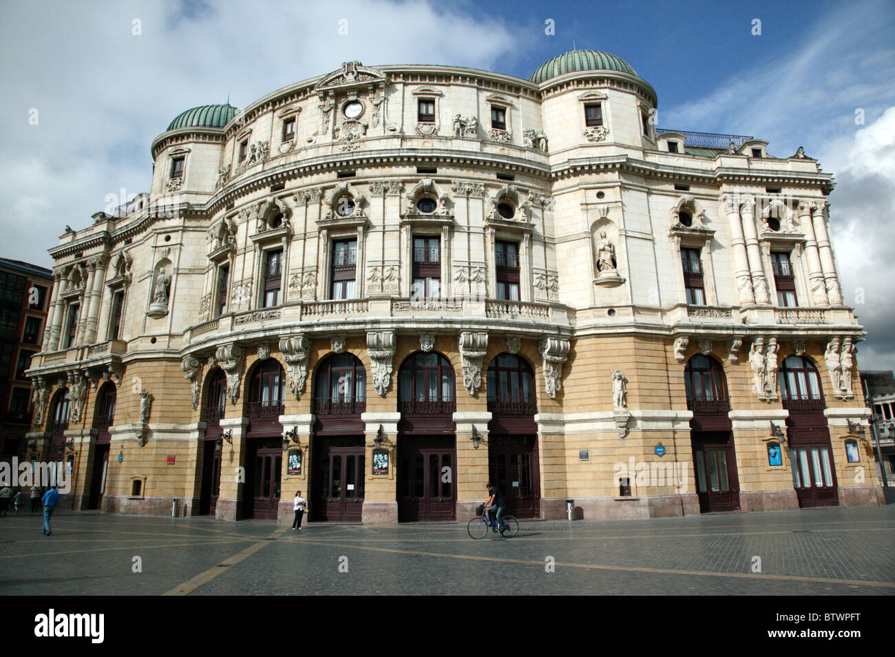Bilbao opera house hi-res stock photography and images - Alamy