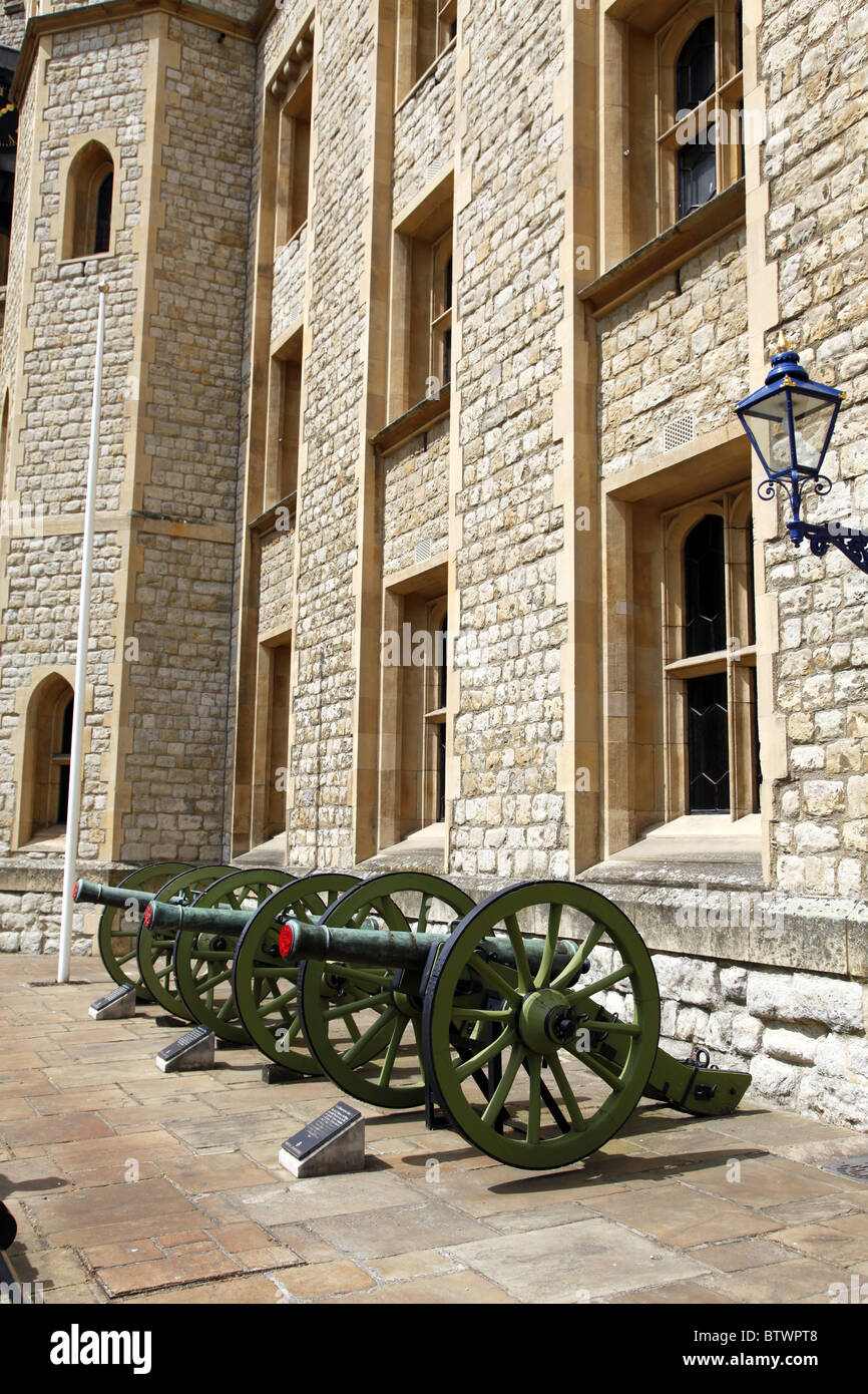 GREEN 6 POUNDER FIELD GUNS TOWER OF LONDON ENGLAND LONDON ENGLAND TOWER ...