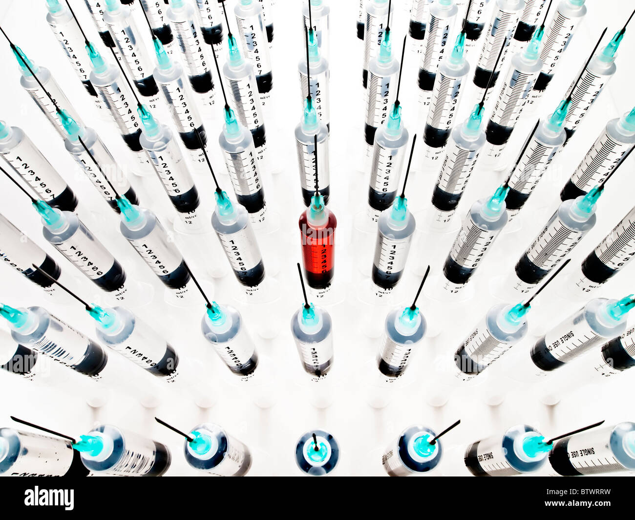 Syringes one syringe hi-res stock photography and images - Alamy
