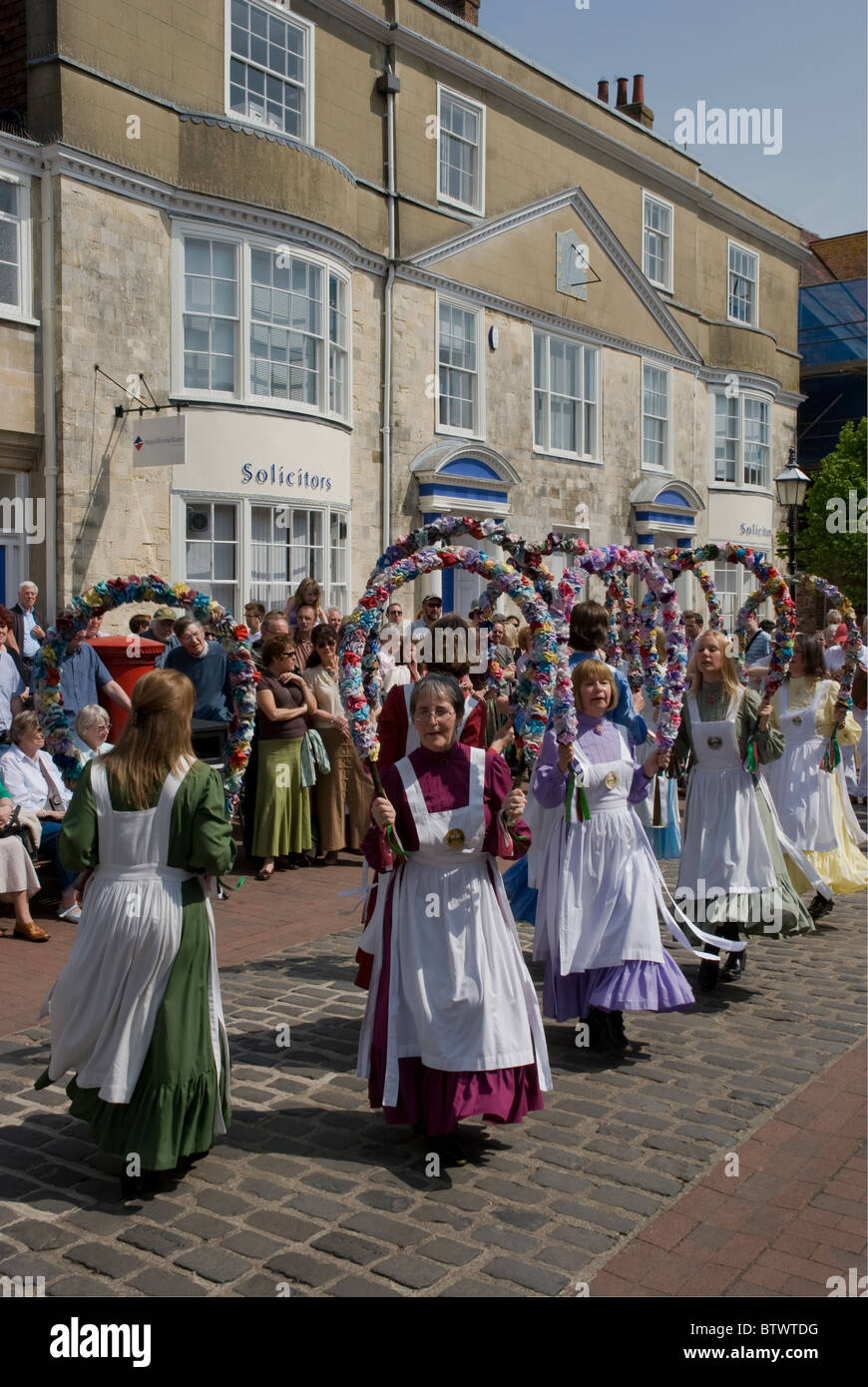 May day pageant hi-res stock photography and images - Alamy